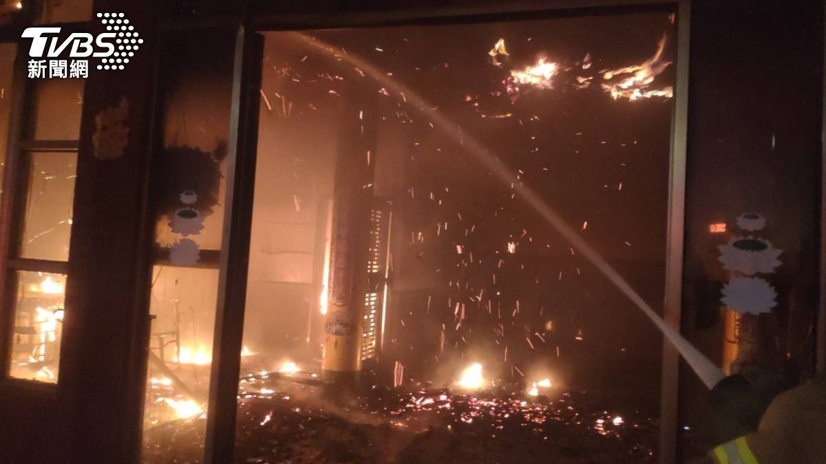 Fashion Show dan Workshop Budaya Indonesia Dalam Memperingati Hari ...